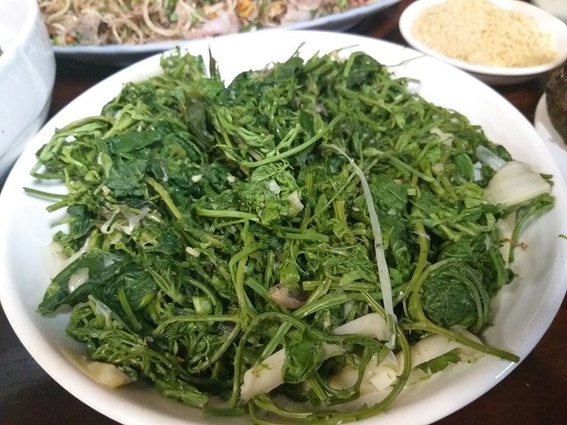 Nộm rau rừng, món ngon lạ miệng ở miền Tây Bắc | Ẩm thực | Báo Văn Hóa